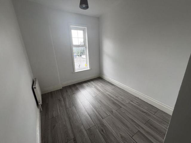 Greyhound Hill, London NW4 1 bed flat to rent £1,675 pcm £387 pw