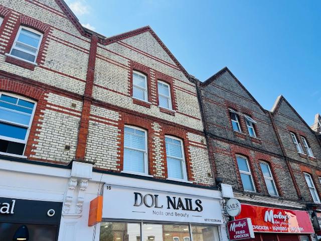 Greyhound Lane, London SW16, 3 bed flat to rent, £2,100 pcm | PrimeLocation