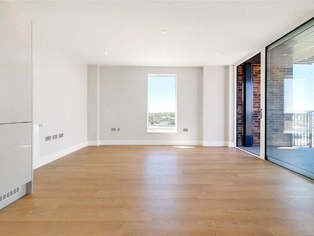 Greyhound Parade, Wimbledon Grounds, London SW17, 2 bed flat to rent, £2,600 pcm | PrimeLocation