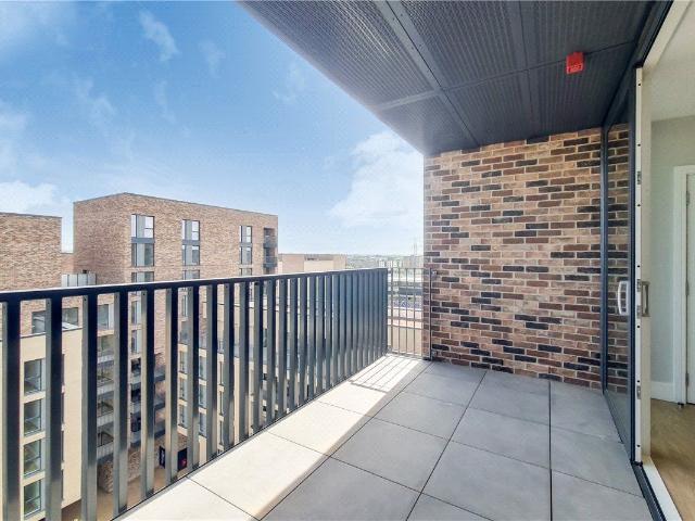 Greyhound Parade, Wimbledon Grounds, London SW17, 3 bed flat to rent, £3,000 pcm | PrimeLocation