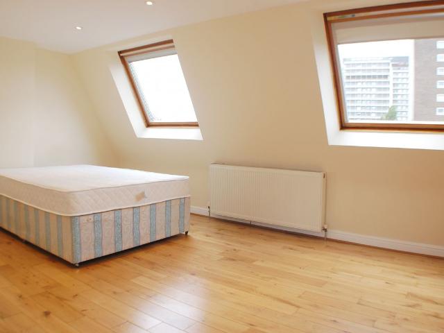 Greyhound Road W6, 4 bed flat to rent, £4,000 pcm | PrimeLocation