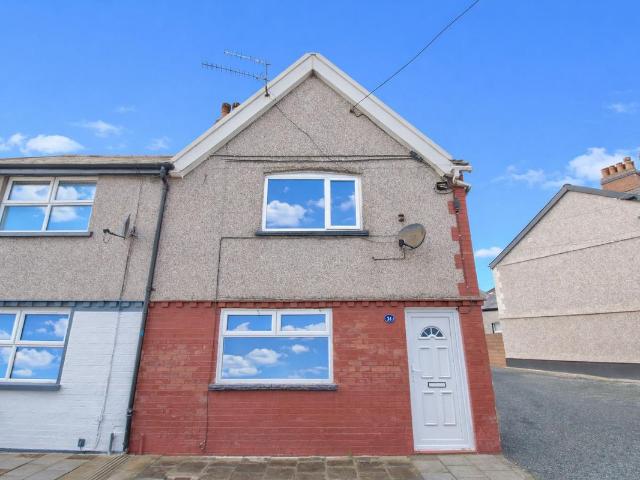 Greys Crescent, Tir Y Berth, Hengoed CF82, 3 bed end terrace house to rent, £750 pcm | PrimeLocation