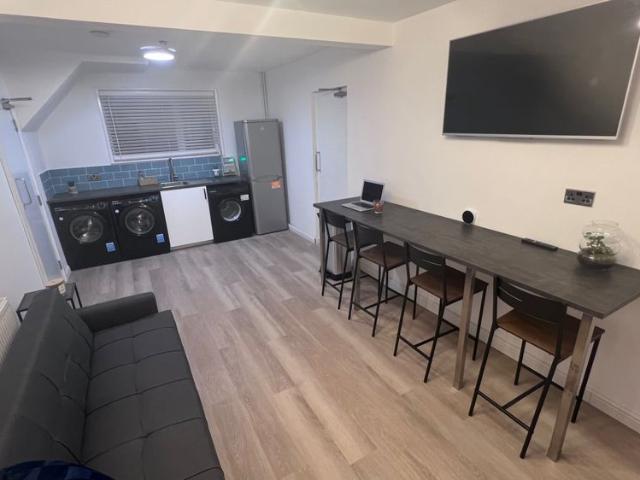Greystoke Avenue Room 3