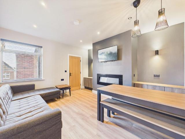 Greywood Avenue, Newcastle Upon Tyne. 3 bed flat to rent £1,430 pcm £330 pw