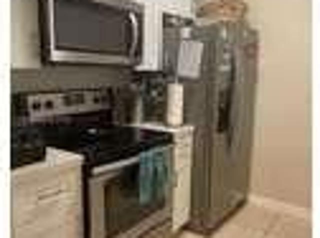 Great 1/1.5 condo in Century Village