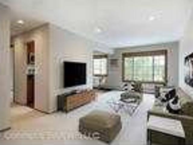 Great 1 Bed 1 Bath Now Available