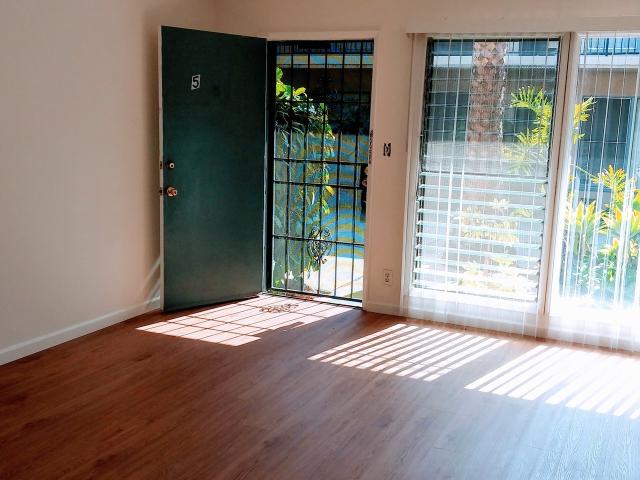 Downstairs 1+1 | Spacious & Bright