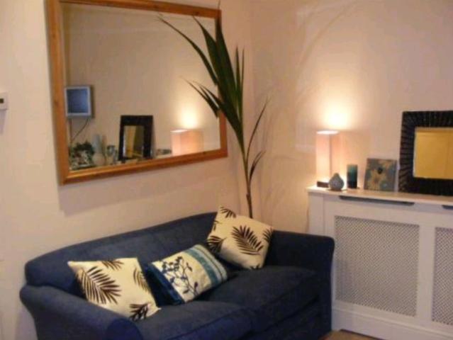 Great 1 double bed flat in KIng's Cross