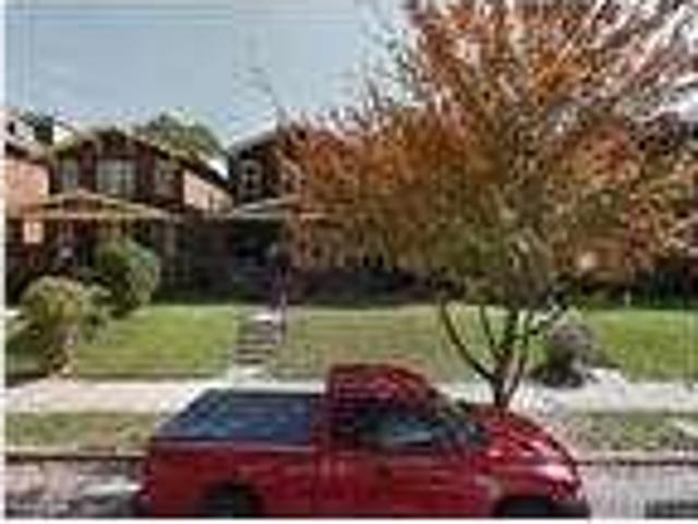 Great 2 bedroom 1 bath with possible 3rd bedroom