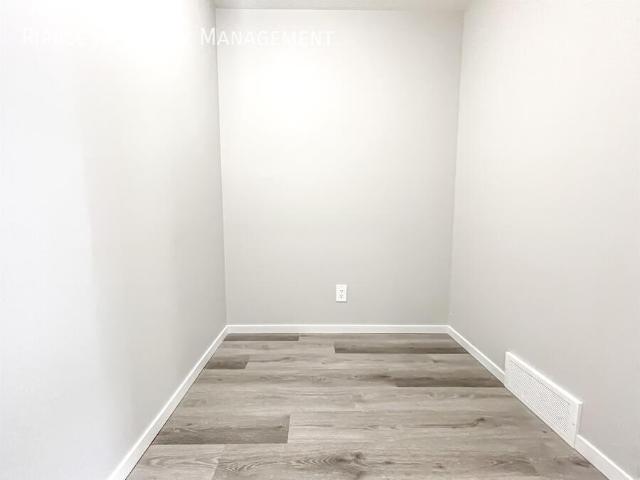 GREAT 2 BEDS/ 2.5 BATHS TOWNHOUSE IN THE COMMUNITY OF AIRDRIE
