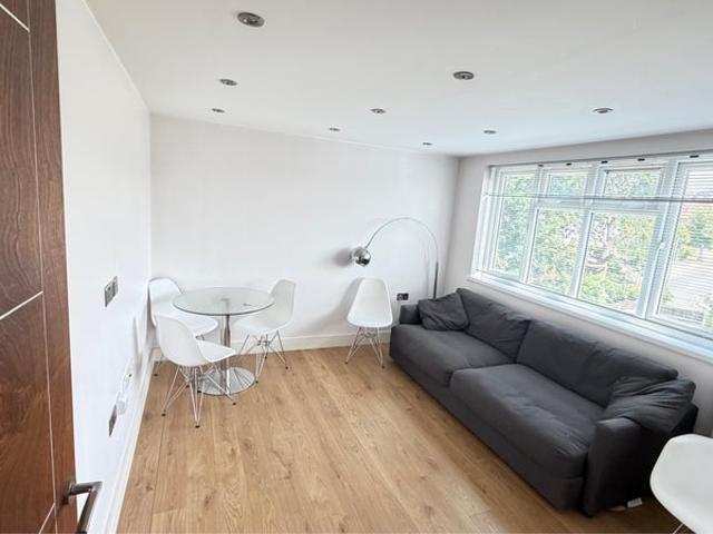 Great 2 3 bed flat in Golders Green