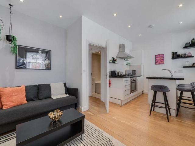 Great Titchfield Street, London W1W 1 bed apartment to rent £5,633 pcm £1,300 pw