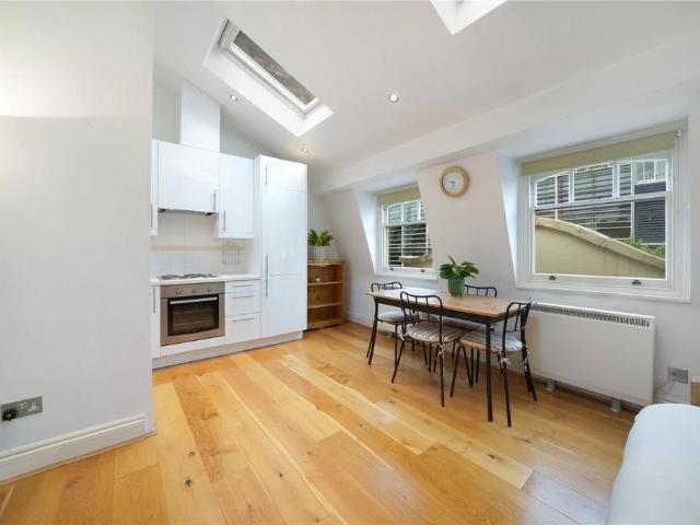 Great Titchfield Street, London, W1W 1 bed flat to rent £2,708 pcm £625 pw