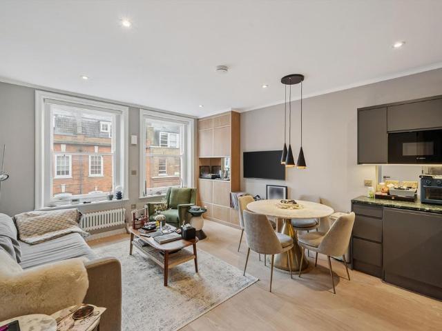 Great Titchfield Street, London W1W 2 bed flat to rent £4,117 pcm £950 pw