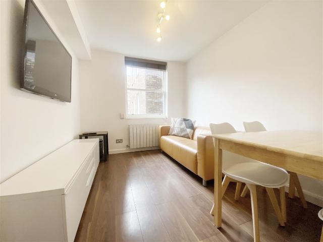 Great Titchfield Street, London W1W, 3 bed flat to rent, £4,225 pcm | PrimeLocation