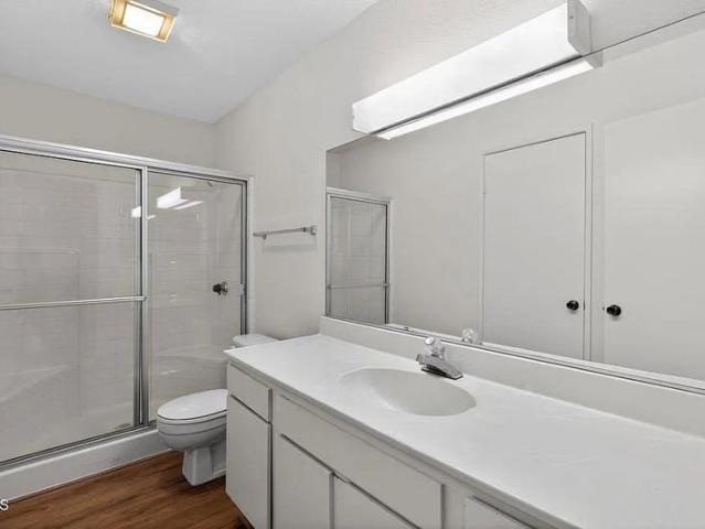 Great two bedroom two bath condo in Cathedral city