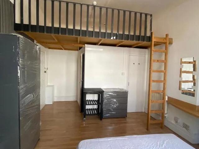 Great Value bedsit Kilburn