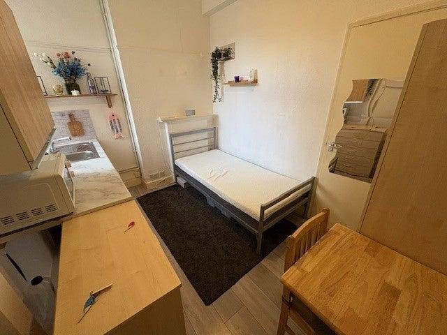 Great Value Studio Inclusive Of Bills