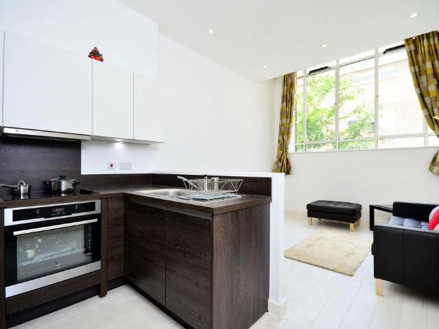 Great West Quarter, Brentford, TW8 1 bed flat to rent £3,000 pcm £692 pw