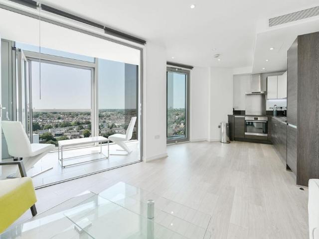 Great West Quarter, Brentford, TW8 1 bed flat to rent £2,100 pcm £485 pw