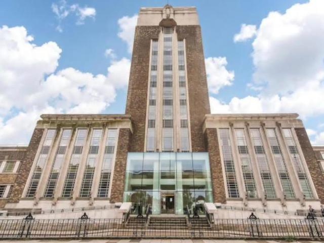Great West Road, Brentford TW8, 1 bed flat to rent, £1,700 pcm | PrimeLocation