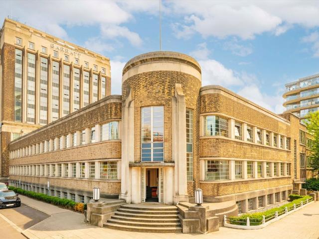 Great West Road, Brentford TW8, 1 bed flat to rent, £1,700 pcm | PrimeLocation