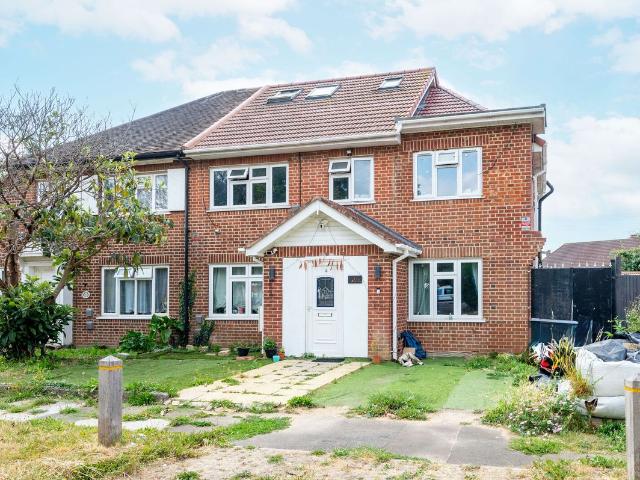 Great West Road, Hounslow, Hounslow TW5, Studio to rent, £1,500 pcm | PrimeLocation