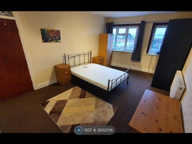 Great West Road, Hounslow TW5, Room to rent, £700 pcm | PrimeLocation