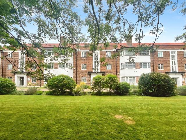 Great West Road, Hounslow TW5, 2 bed flat to rent, £1,850 pcm | PrimeLocation