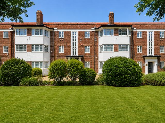 Great West Road, Hounslow TW5, 2 bed flat to rent, £1,900 pcm | PrimeLocation