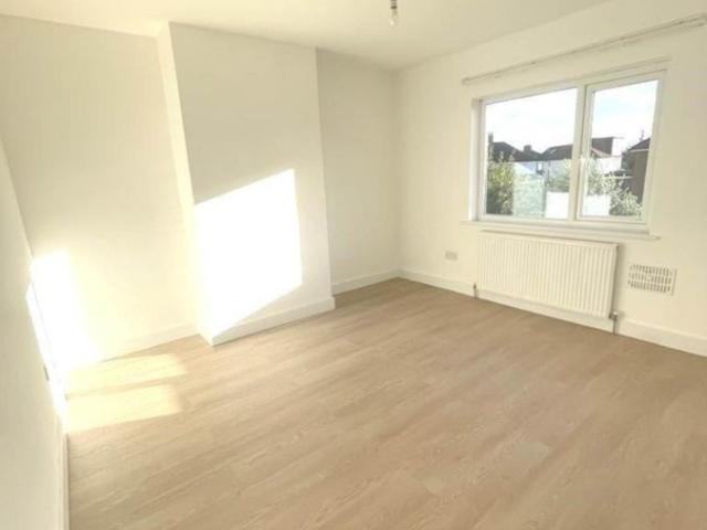 Great West Road, Hounslow TW5, 3 bed semi detached house to rent, £2,250 pcm | PrimeLocation