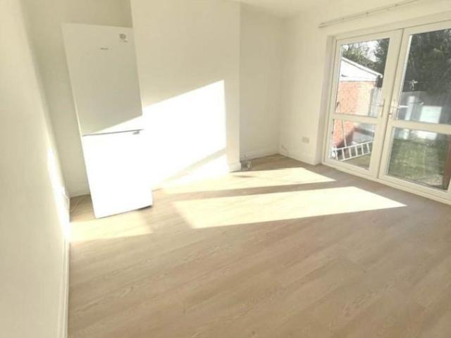 Great West Road, Hounslow TW5, 3 bed semi detached house to rent, £2,250 pcm | PrimeLocation