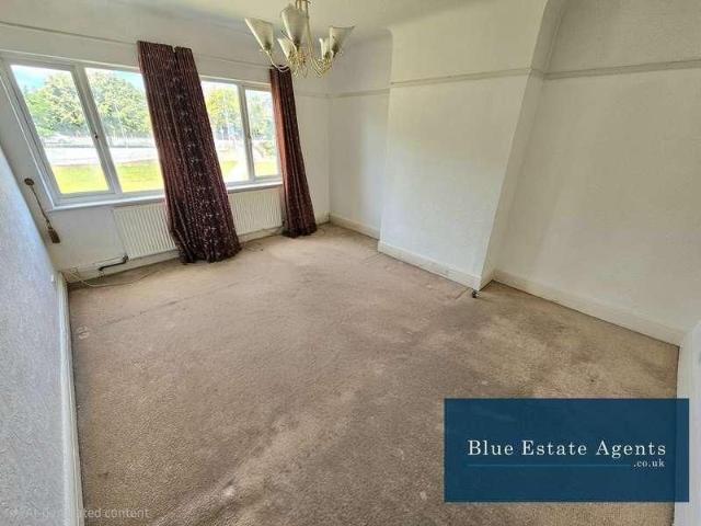 Great West Road, Isleworth, TW7