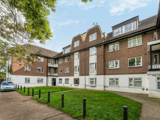 Great West Road, Isleworth TW7, 2 bed flat to rent, £1,750 pcm | PrimeLocation