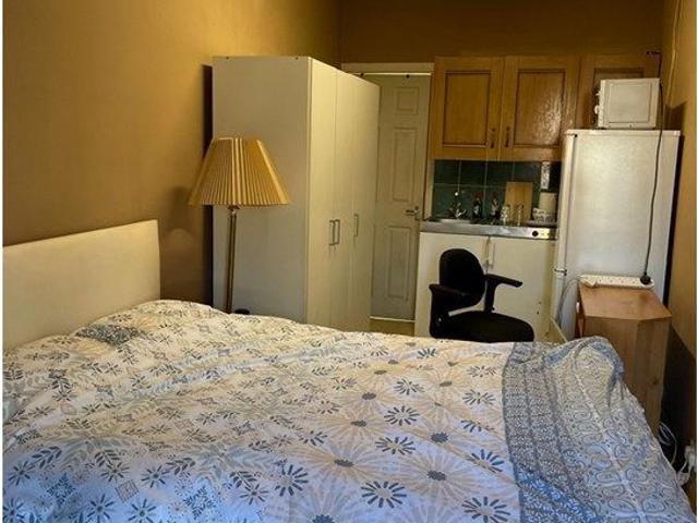 Great West Road, Isleworth TW7, Room to rent, £950 pcm | PrimeLocation