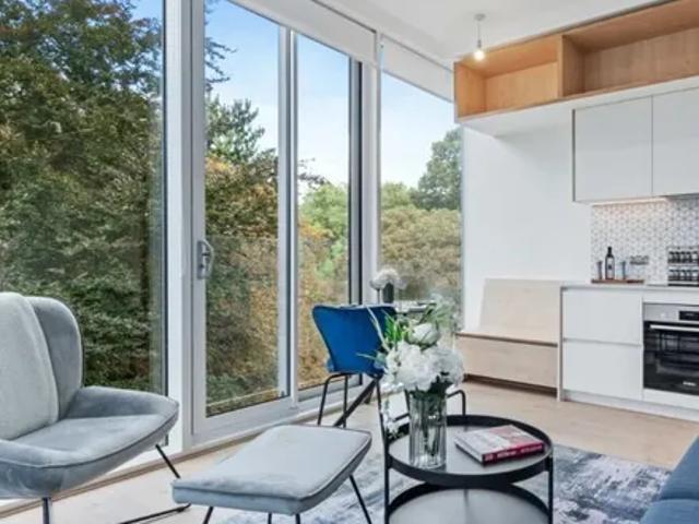 Great West Road, London, TW8 9GR, United Kingdom | 2 bed apartment for rent #140396144 | Rentberry
