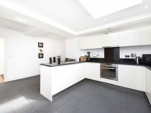 Great West Road, TW8, London