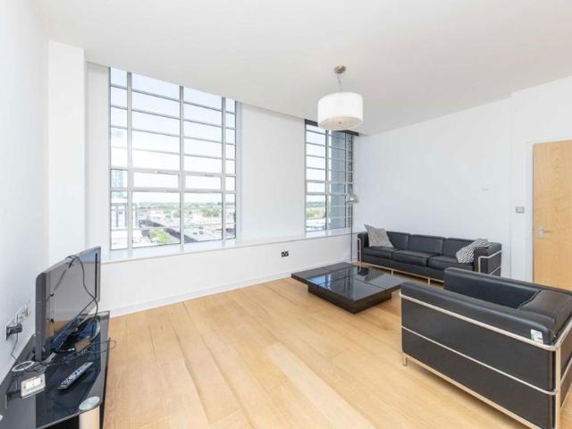 Great West Road, TW8, London