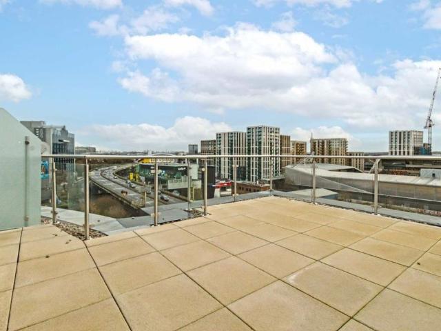 Great West Road, TW8, London
