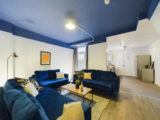 Great Western Street, Manchester M14 9 bed house to rent £6,200 pcm £1,431 pw