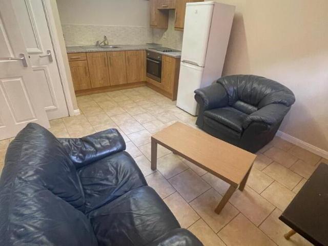 Great Apartment, 2c Dudley Street, UNIVERSITY QUARTER