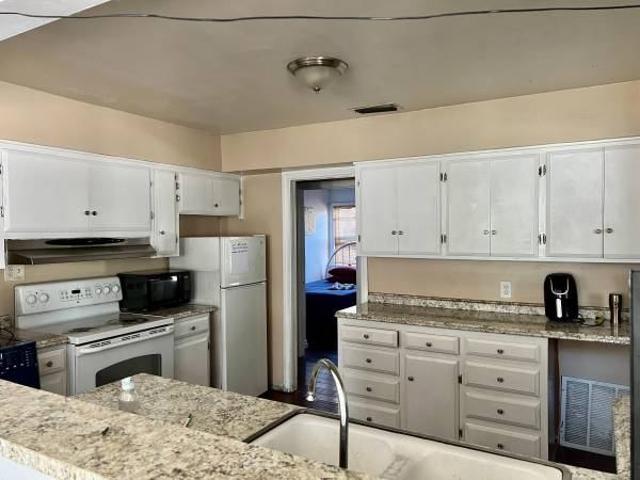 Great Area Upland Hour From LA Only $750