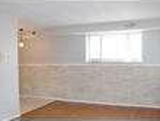 Great Central Location 1 bedroom, 1 bath