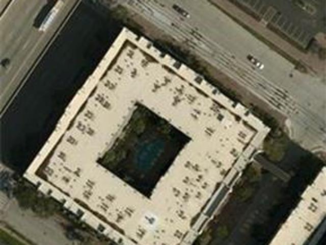 Great Central Location 1 bedroom, 1 bath. Single Car Garage!