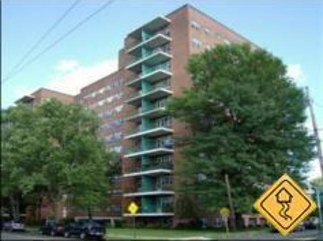 Great Central Location 2 bedroom, 2 bath
