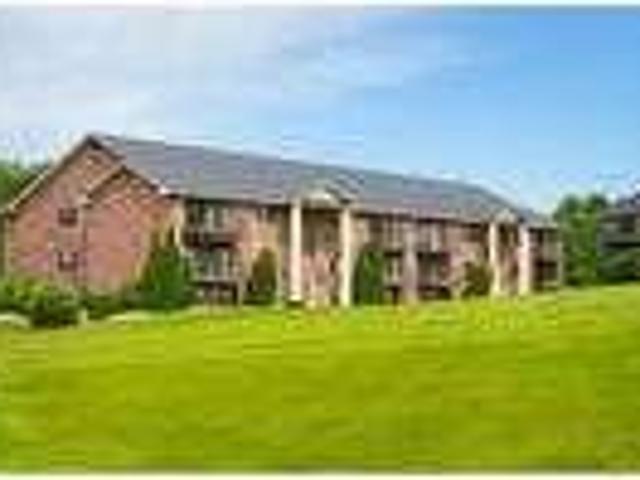 Great Central Location 2 bedroom, 2 bath. Pet OK!