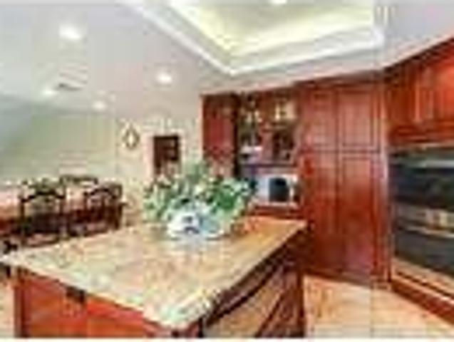 Great Central Location 5 bedroom, 3.50 bath