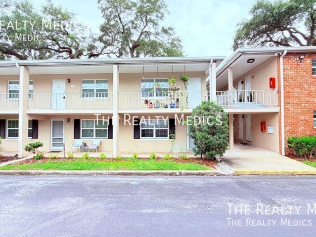Great complex on Lake Killarney