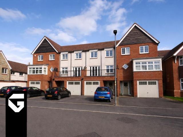 Great Clover Leaze, BS16 6 bed semi detached house to rent £4,745 pcm £1,095 pw