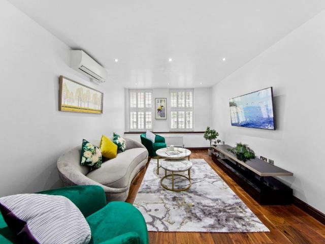 Great Cumberland Place, London W1H, 3 bed flat to rent, £5,742 pcm | PrimeLocation